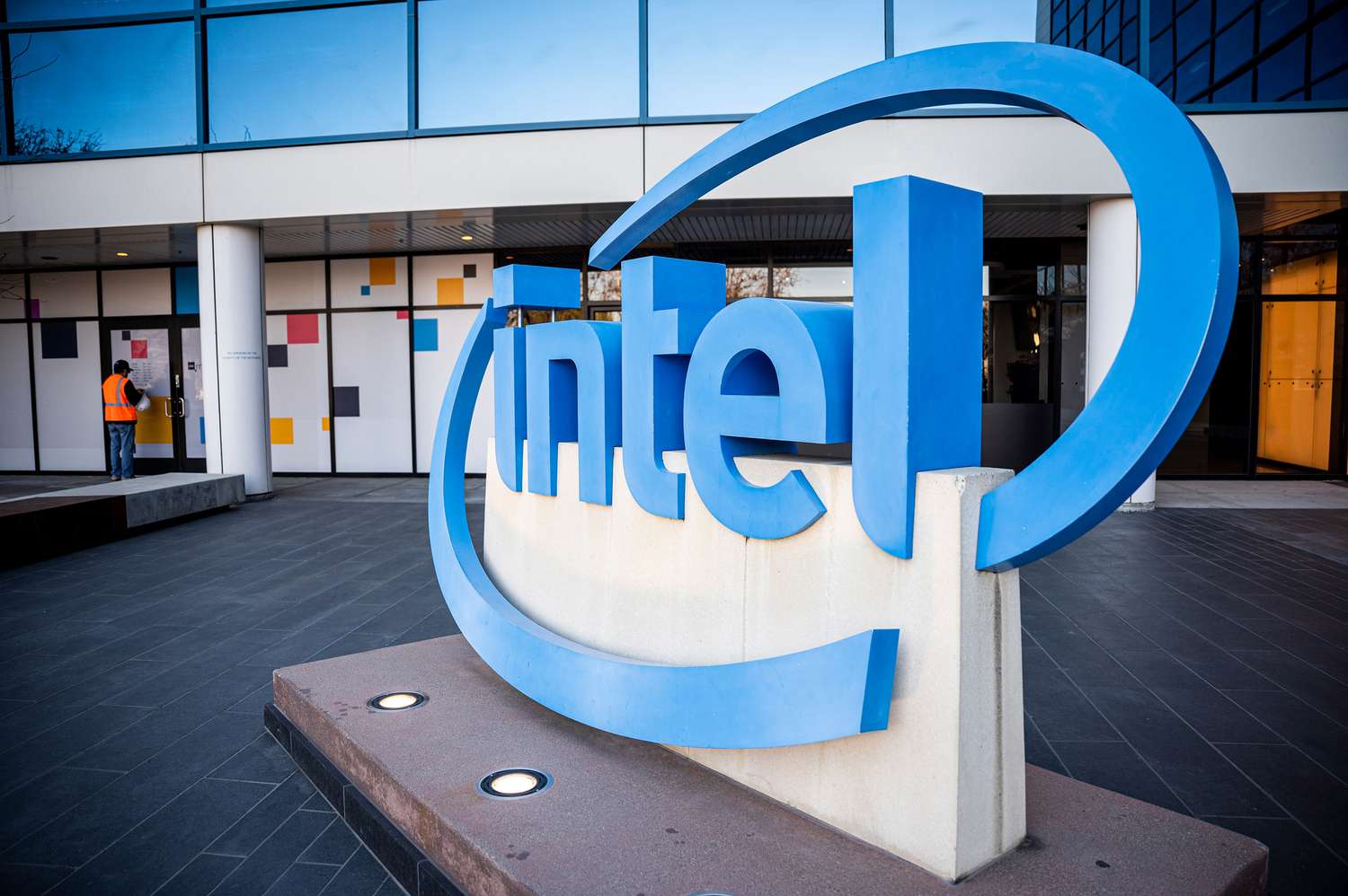 Intel’s Rise, Fall, and Fight for Relevance: A Deep Dive Into the ...